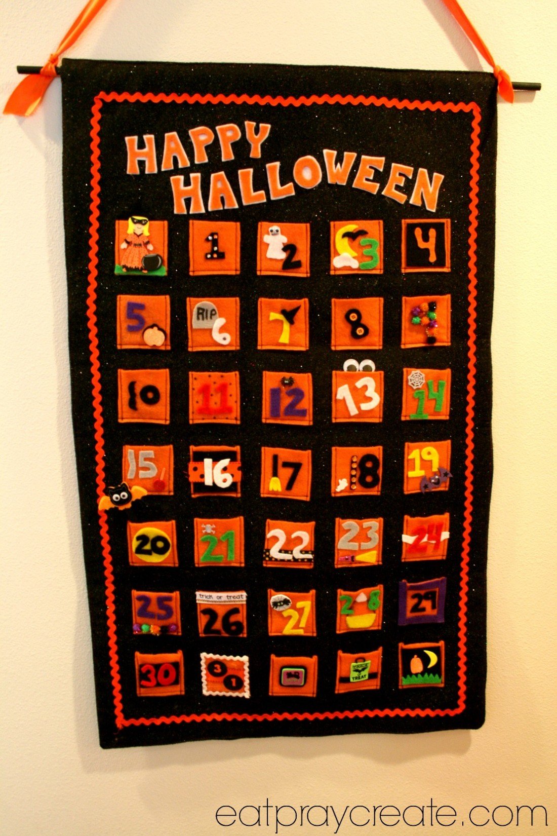 Halloween Advent Calendar Tutorial and a few Trunk or Treat Ideas!